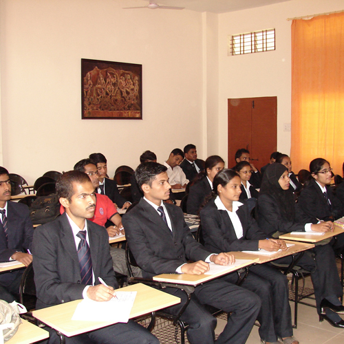 Karnataka College Dharwad | COLLEGE CAMPUS